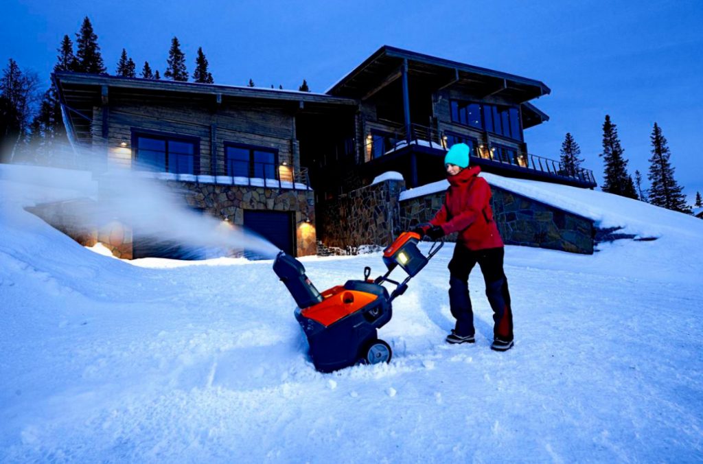 A Few Simple Ways To Clear The Area Of Snow