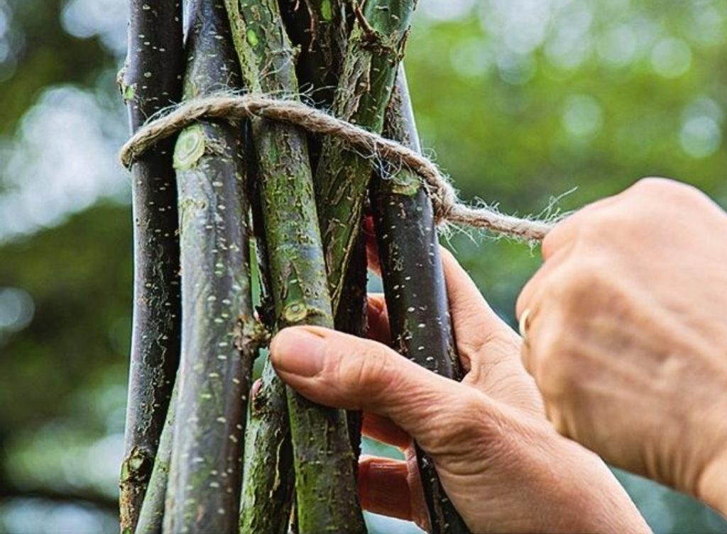 Weaving From Twigs: Garden Planters And An Obelisk With Your Own Hands
